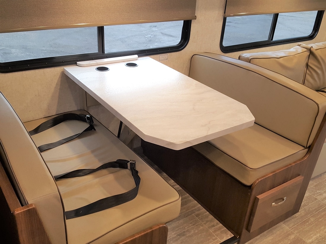 29′ Class C Motorhome | For Rental